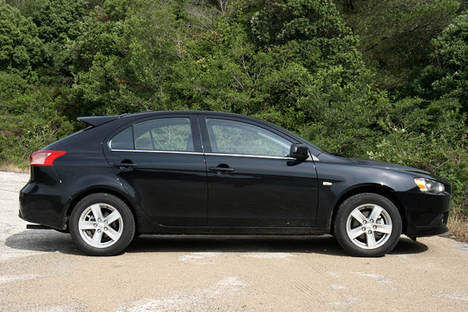 Mitsubishi Lancer technical specifications and fuel economy